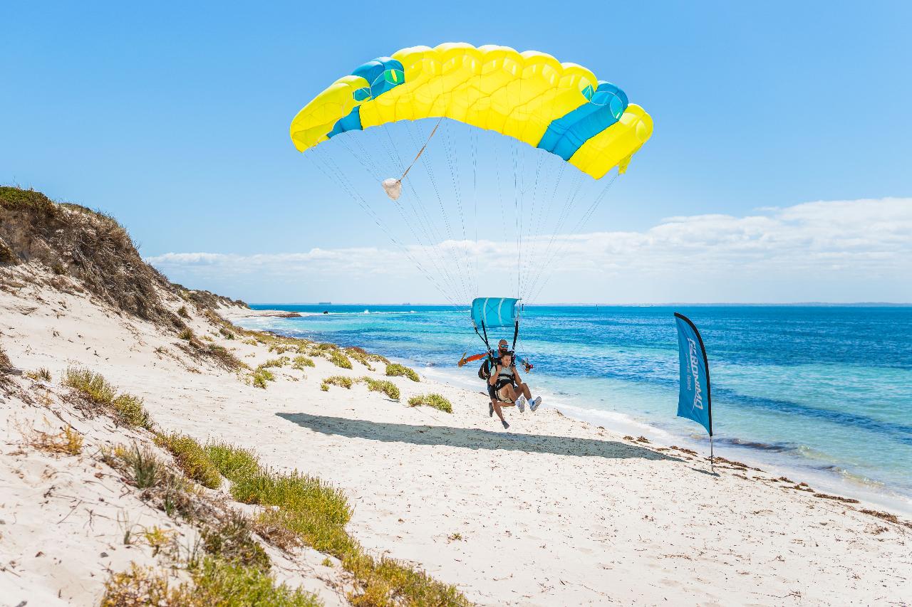 API - 15,000ft Rottnest Island Tandem Skydive - Geronimo Rottnest ...