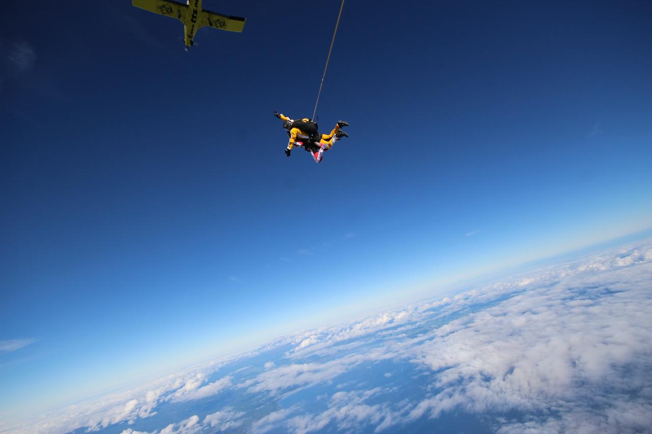16,500 ft Tandem Skydive - Taupo Tandem Skydiving NZ Reservations