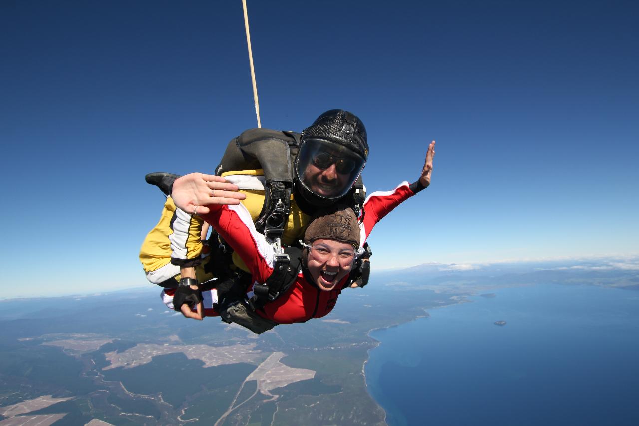 Heli-Dive: Helicopter Flight & Skydive Combo - Taupo Tandem Skydiving ...
