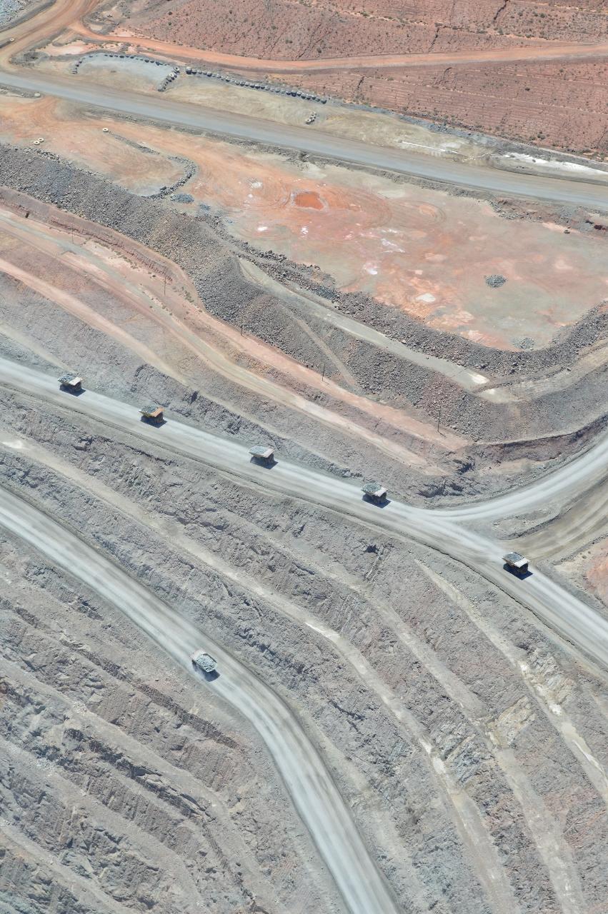 Lake Lefroy including Big Pit Scenic Flight - Goldfields Air Services ...