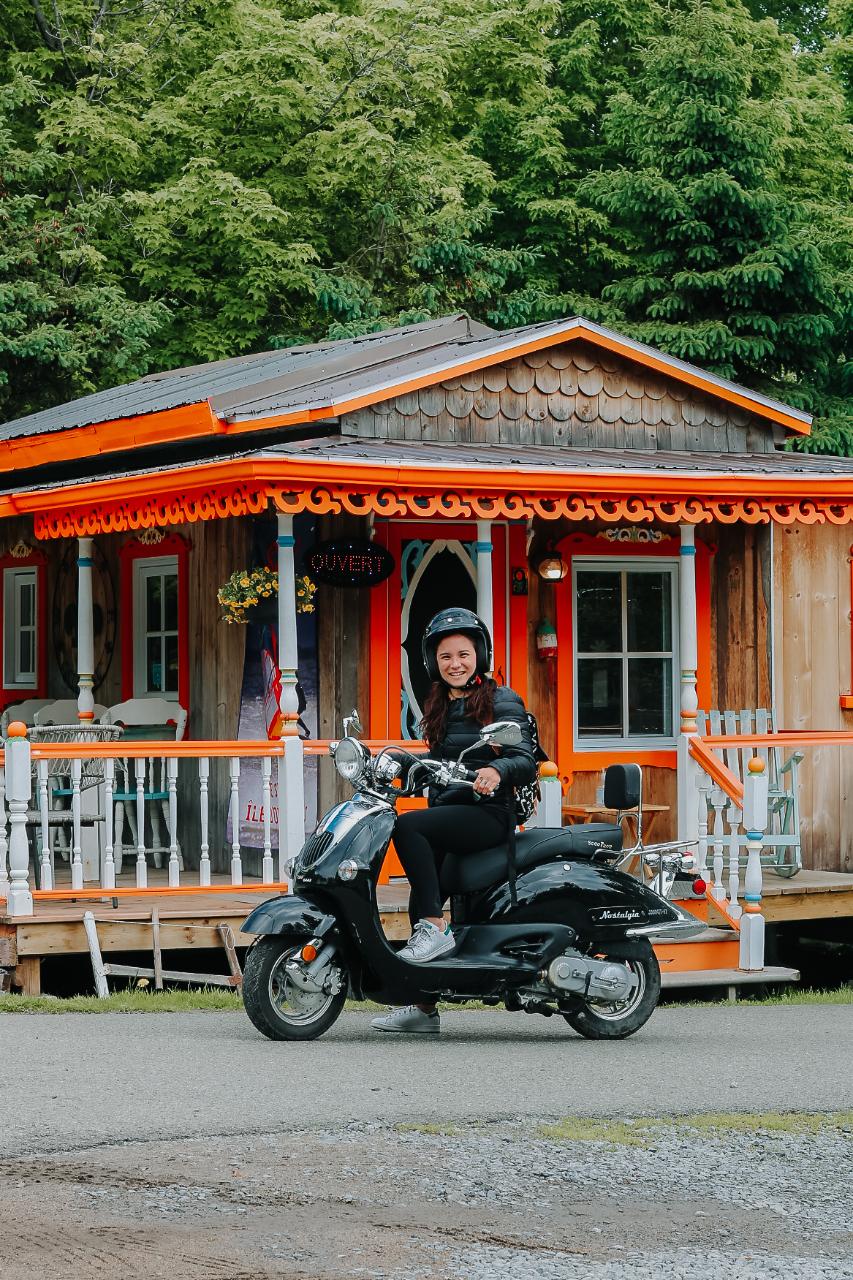 Location Scooter / Scooter rental on Île d'Orléans - Quebec Aventure Tours Reservations