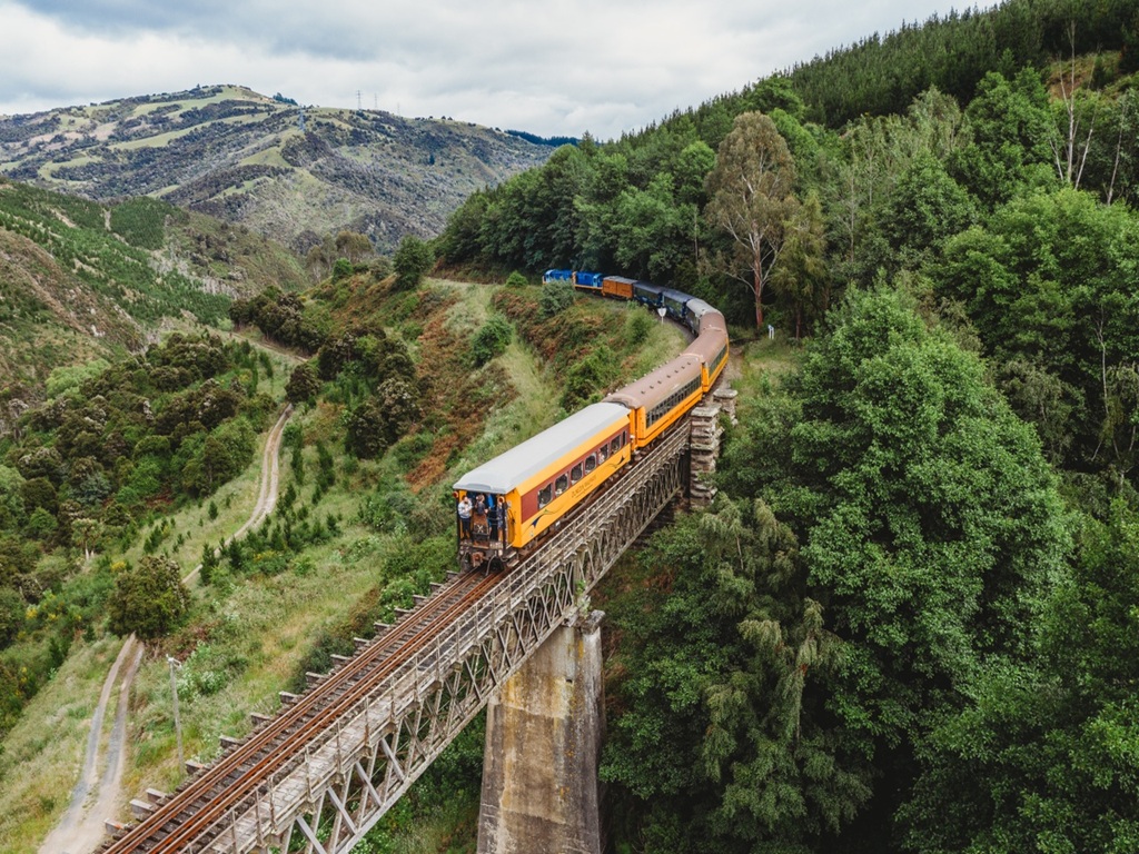 Queenstown to Dunedin Including Taieri Gorge Train