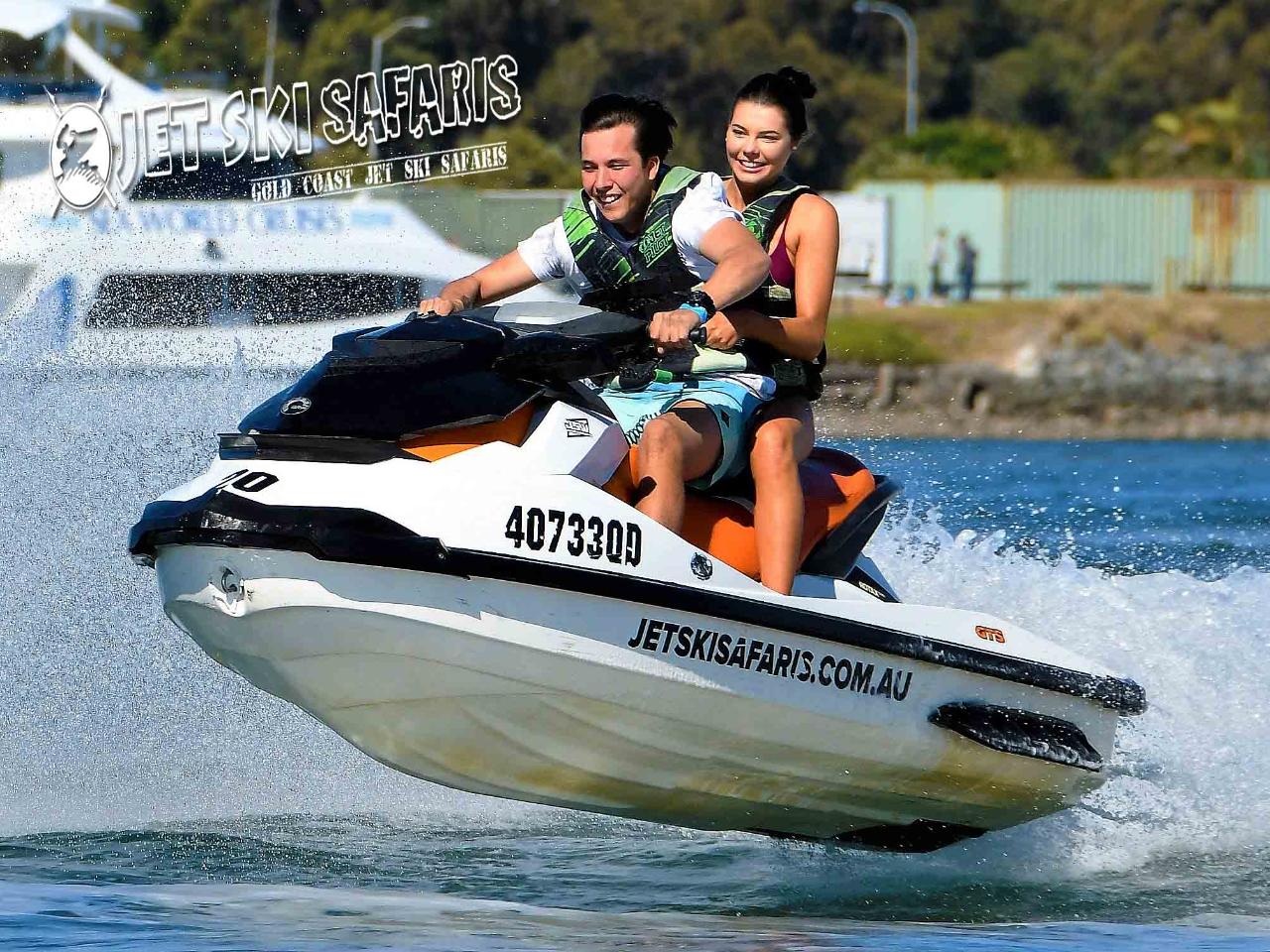 Tandem Jet boat & 30 Min Jetski Safari - For 2 - GC Jet Boat & Parasail ...