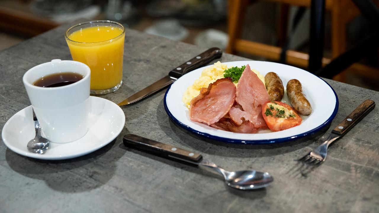 Country Buffet Breakfast - Outback Pioneers Reservations